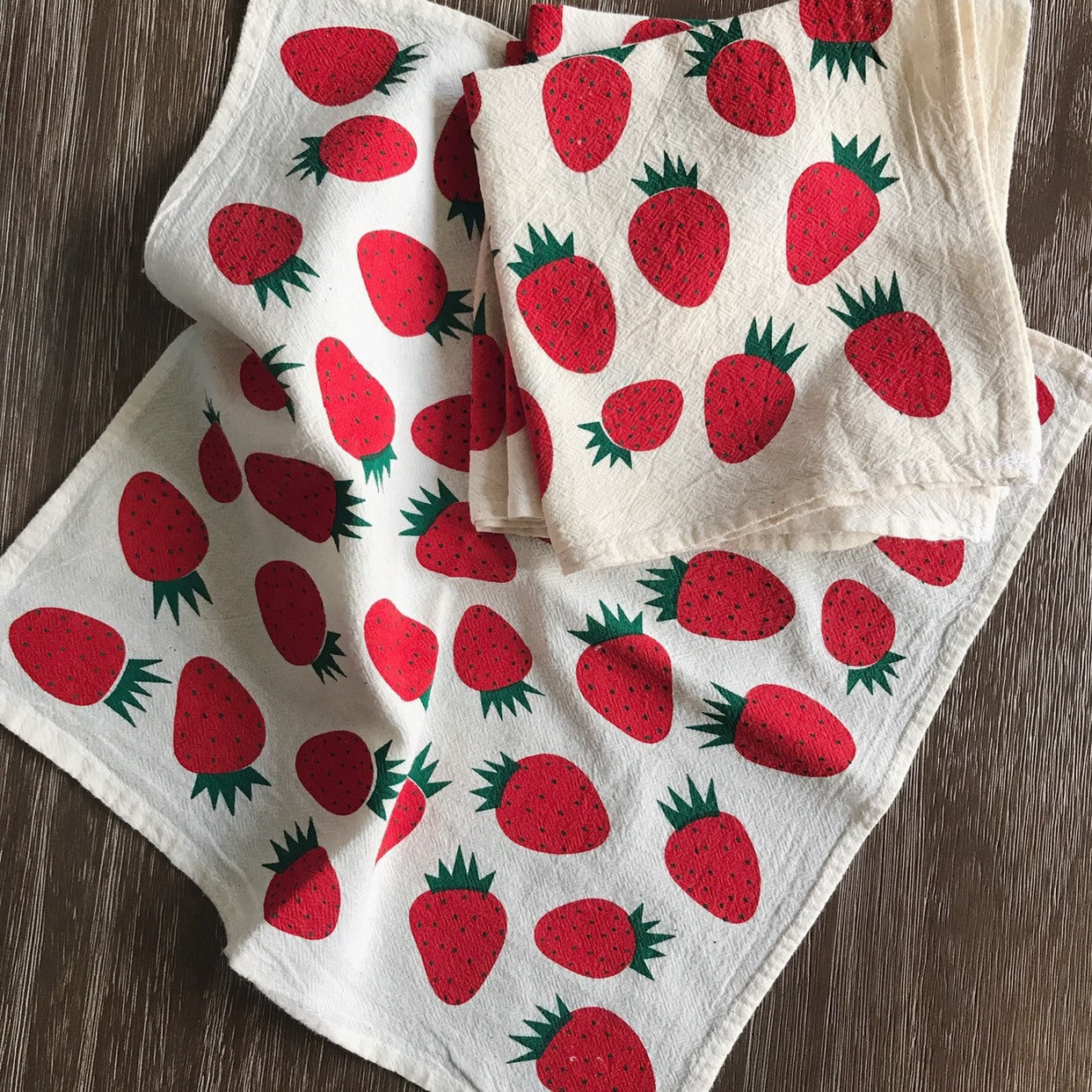 Strawberry cloth napkins Set of 4 Hand printed natural | Etsy