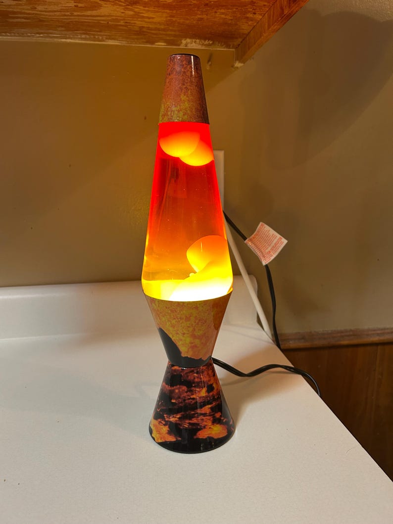 Vintage Retro Lava Fire Themed Red and Irange Lava Motion Lamp ...