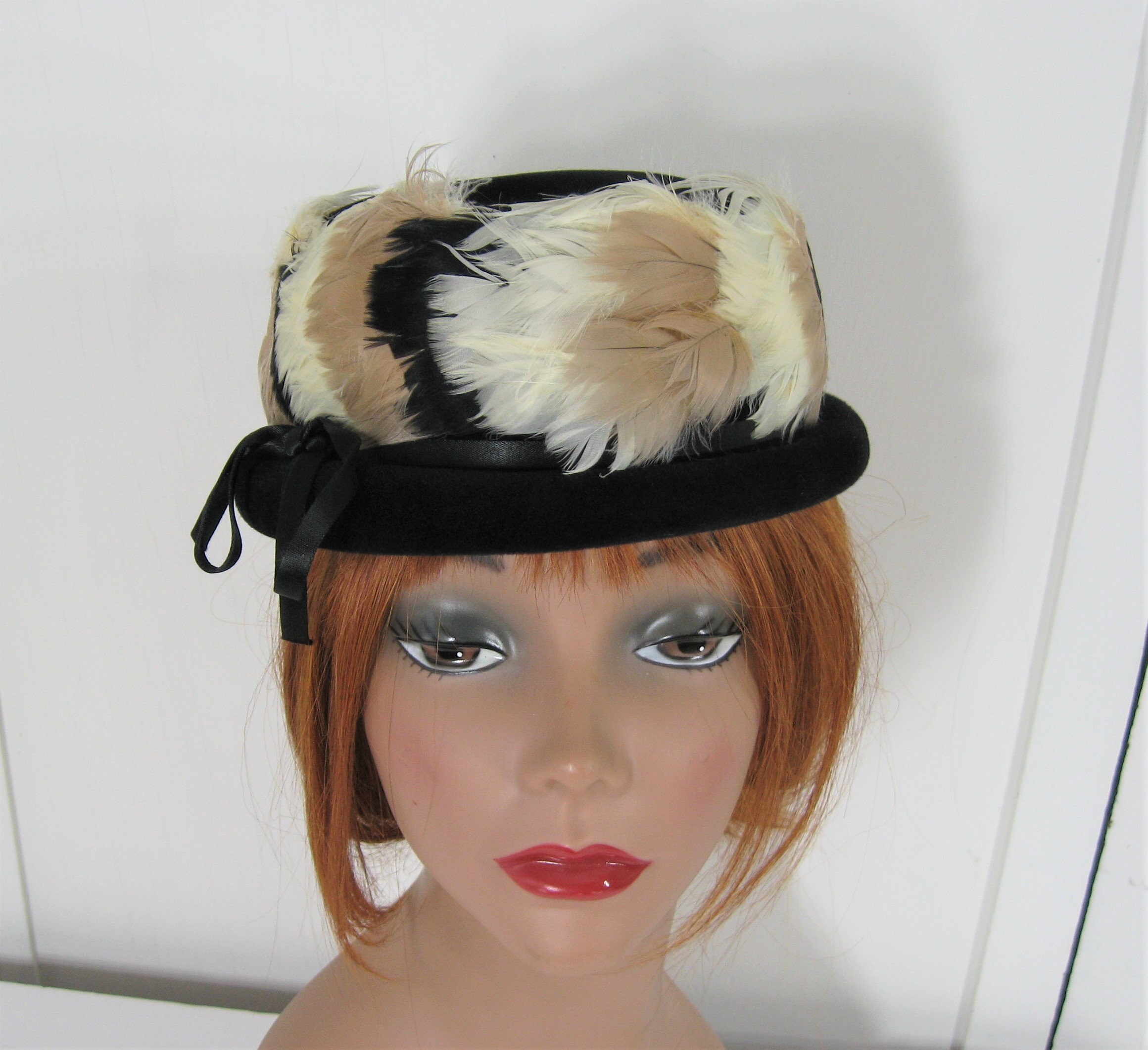 Women's Black Felt Bowler Hat w/Tri Color Feather Decorative Band ...