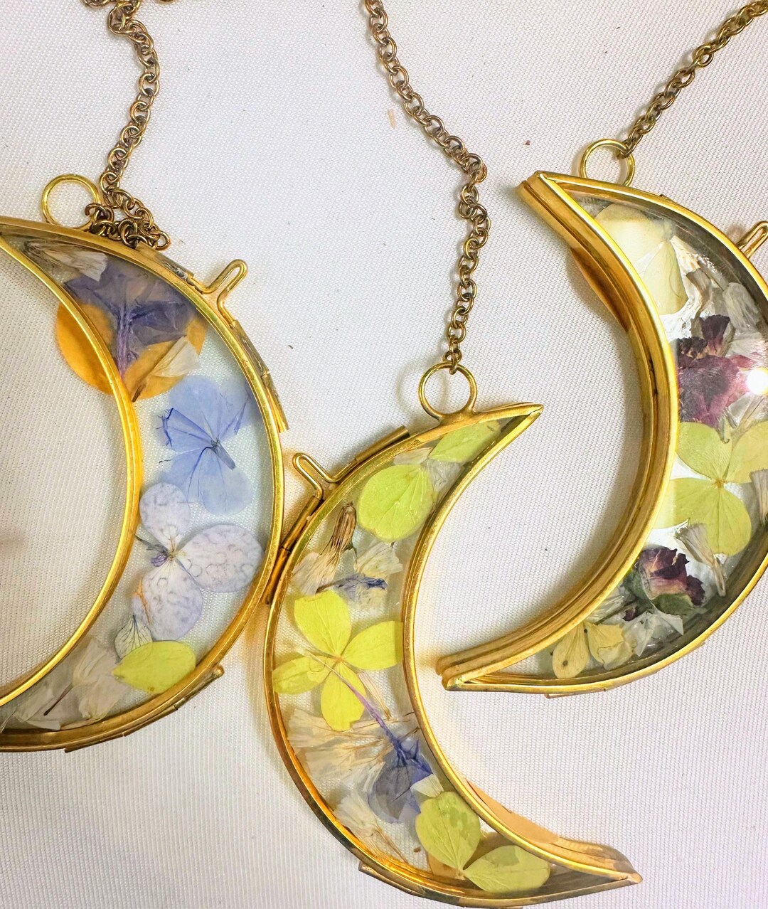 Pressed Flower Crescent Moon Frame, Small Hanging Moon Frame, Boho ...