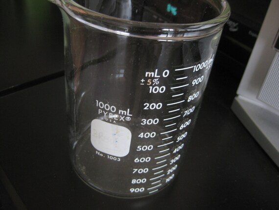 Authentic Pyrex lab Beaker Vintage 1000 ml. 6 tall | Etsy