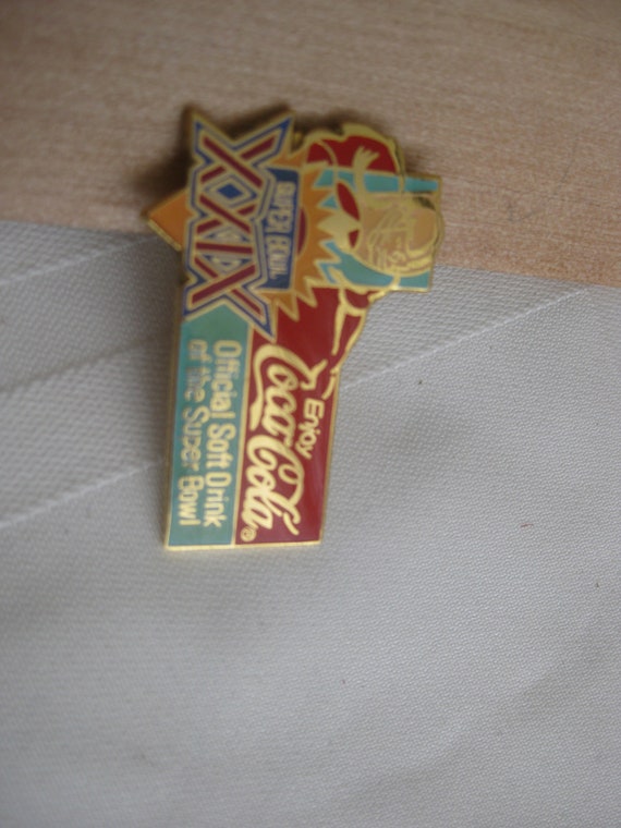 Vintage collectible super-bowl 29 Coca Cola lapel pin… - Gem