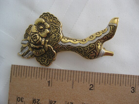 Victorian style boot pin, antique gold tone with beau… - Gem