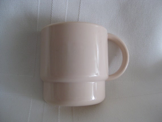 Kitchen Décor a cup and a pitcher 1990's Collectibles. Tupperware ...