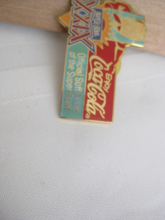 Vintage collectible super-bowl 29 Coca Cola lapel pin… - Gem
