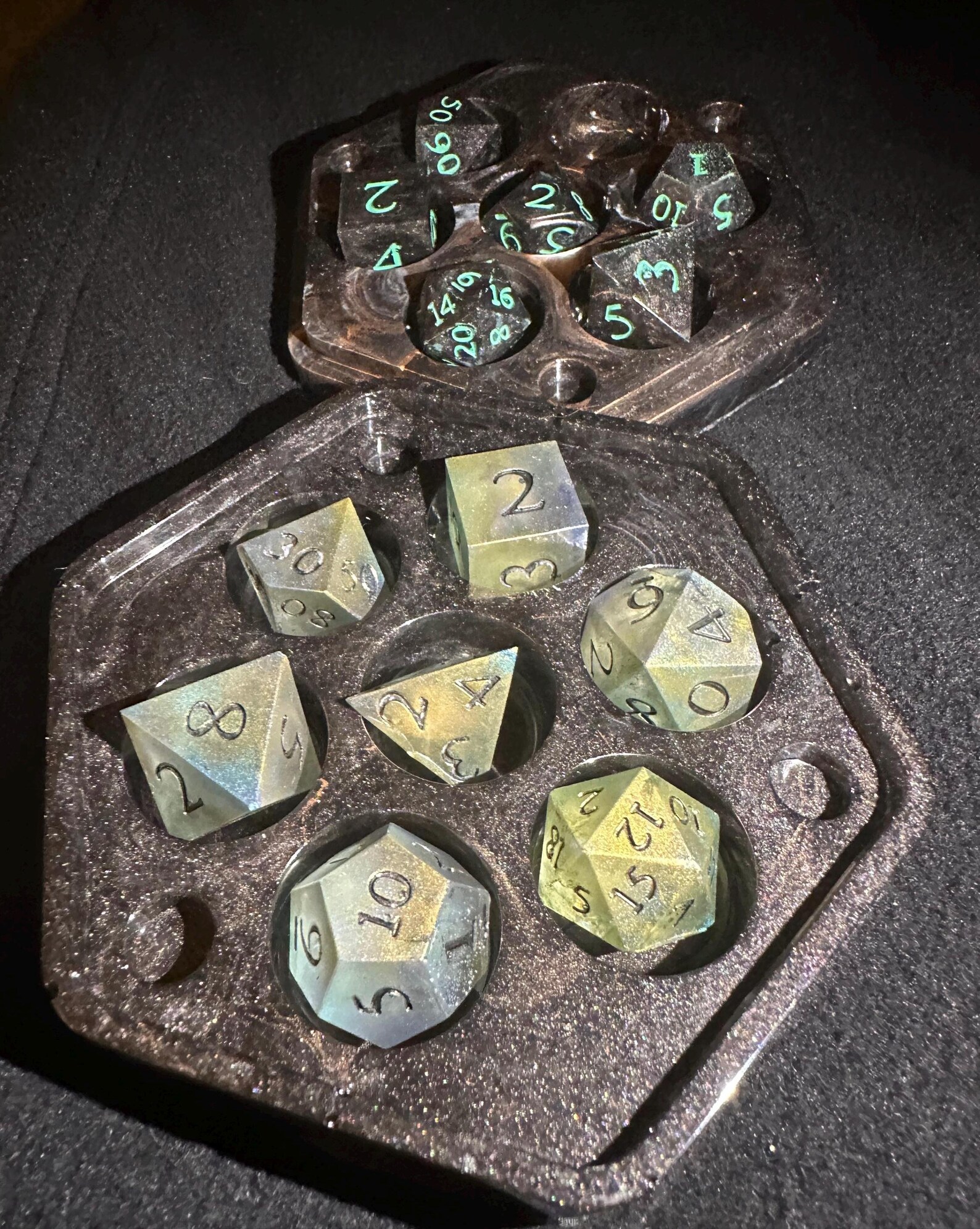 Dnd CASE 7-piece D9 Set, Customize to Match YOUR DICE - Etsy