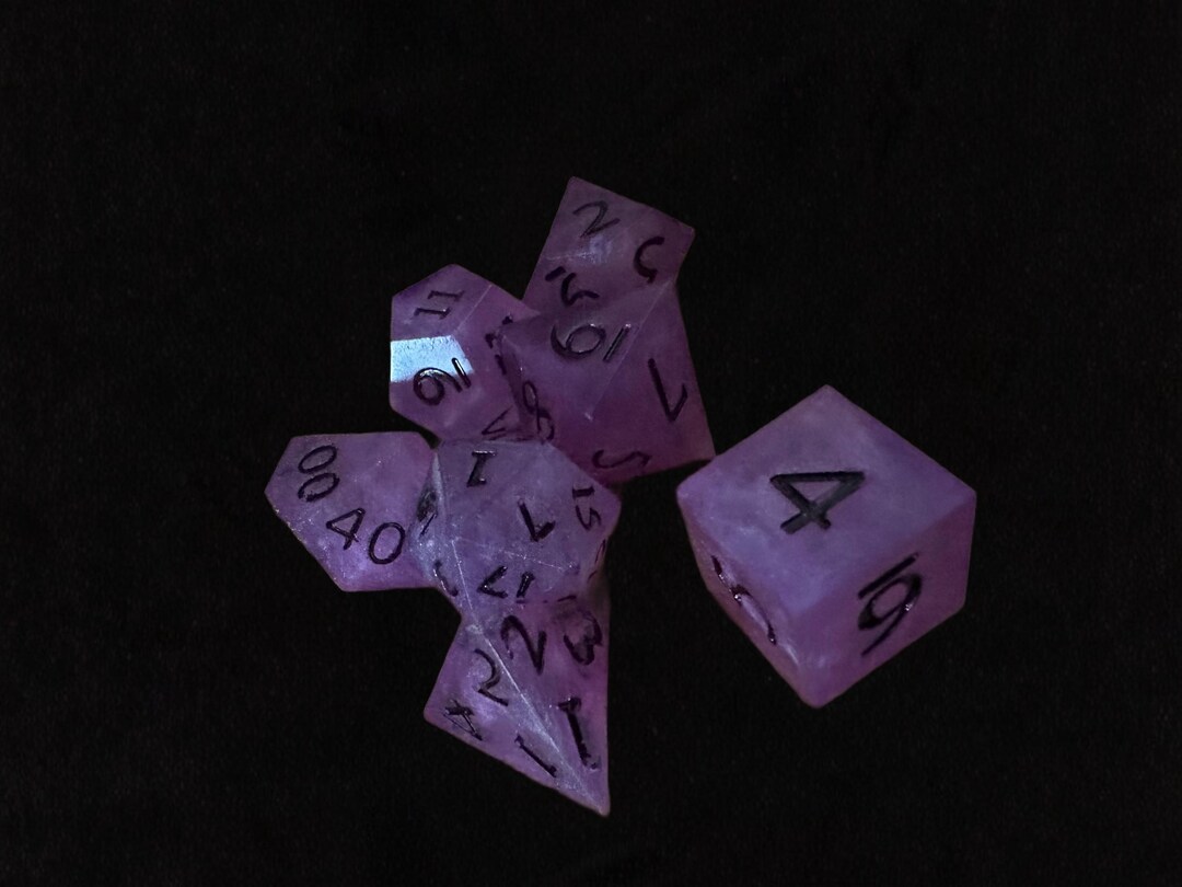 Resin 7-piece D9 Glow-in-the-dark DND Dice! Custom Made! Look for Case ...