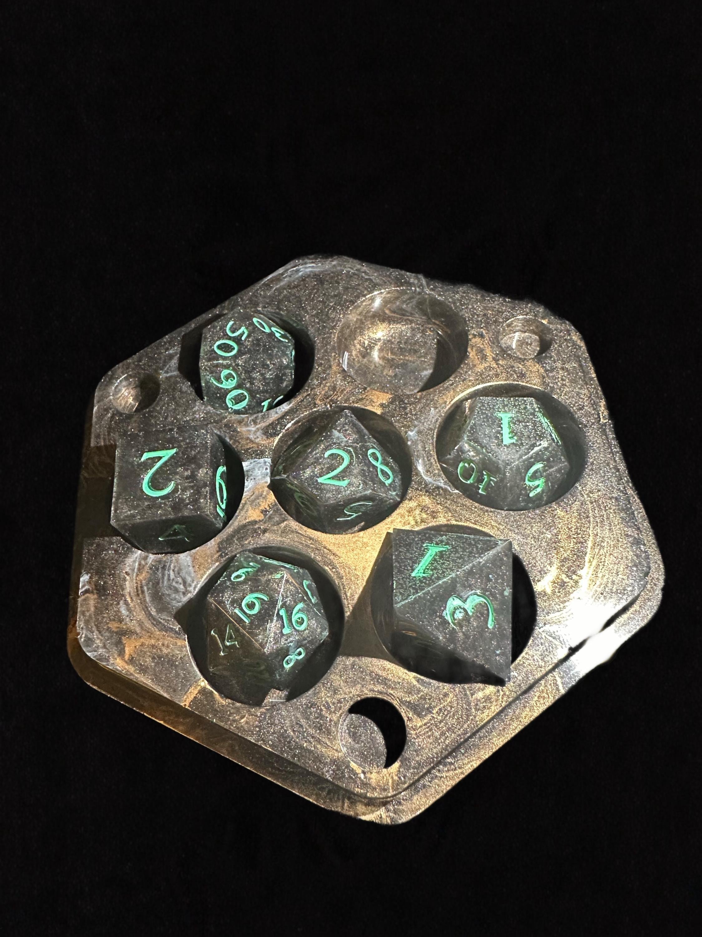 Dnd CASE 7-piece D9 Set, Customize to Match YOUR DICE!! - Etsy