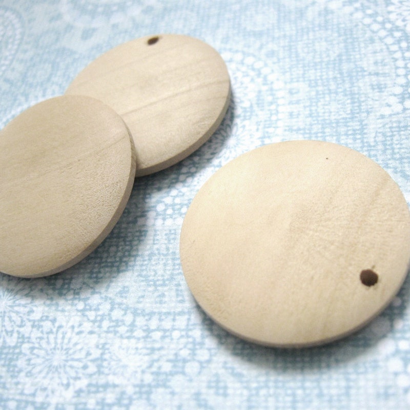 Round Wood Pendant - Etsy