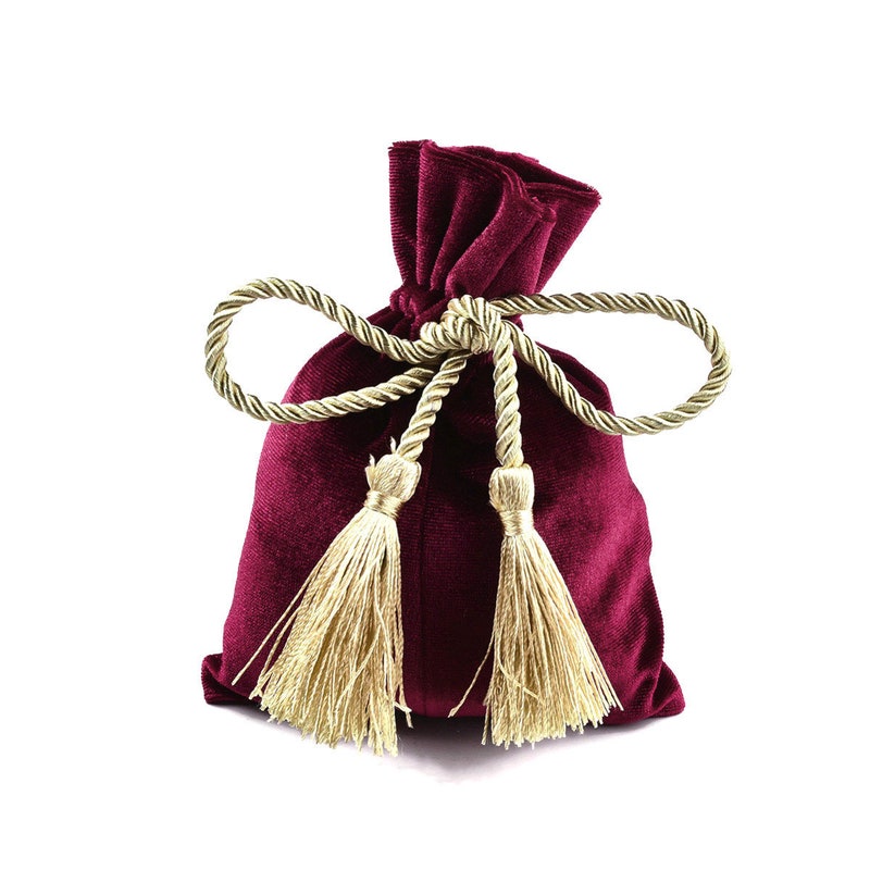 Red Gift Bags - 60+ Gift Ideas for 2024