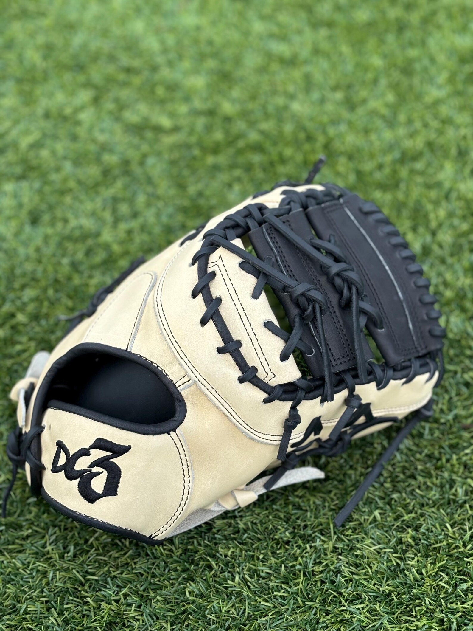 DC3 Customizable Baseball Glove - Etsy