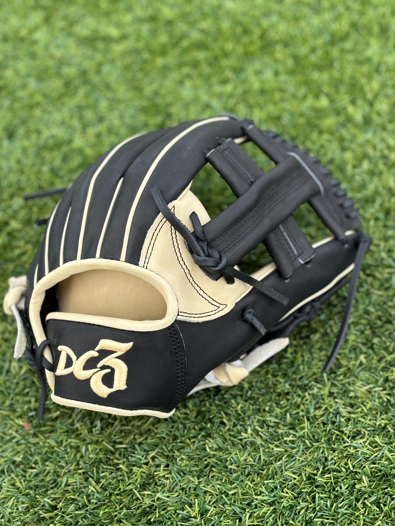 DC3 Customizable Baseball Glove - Etsy