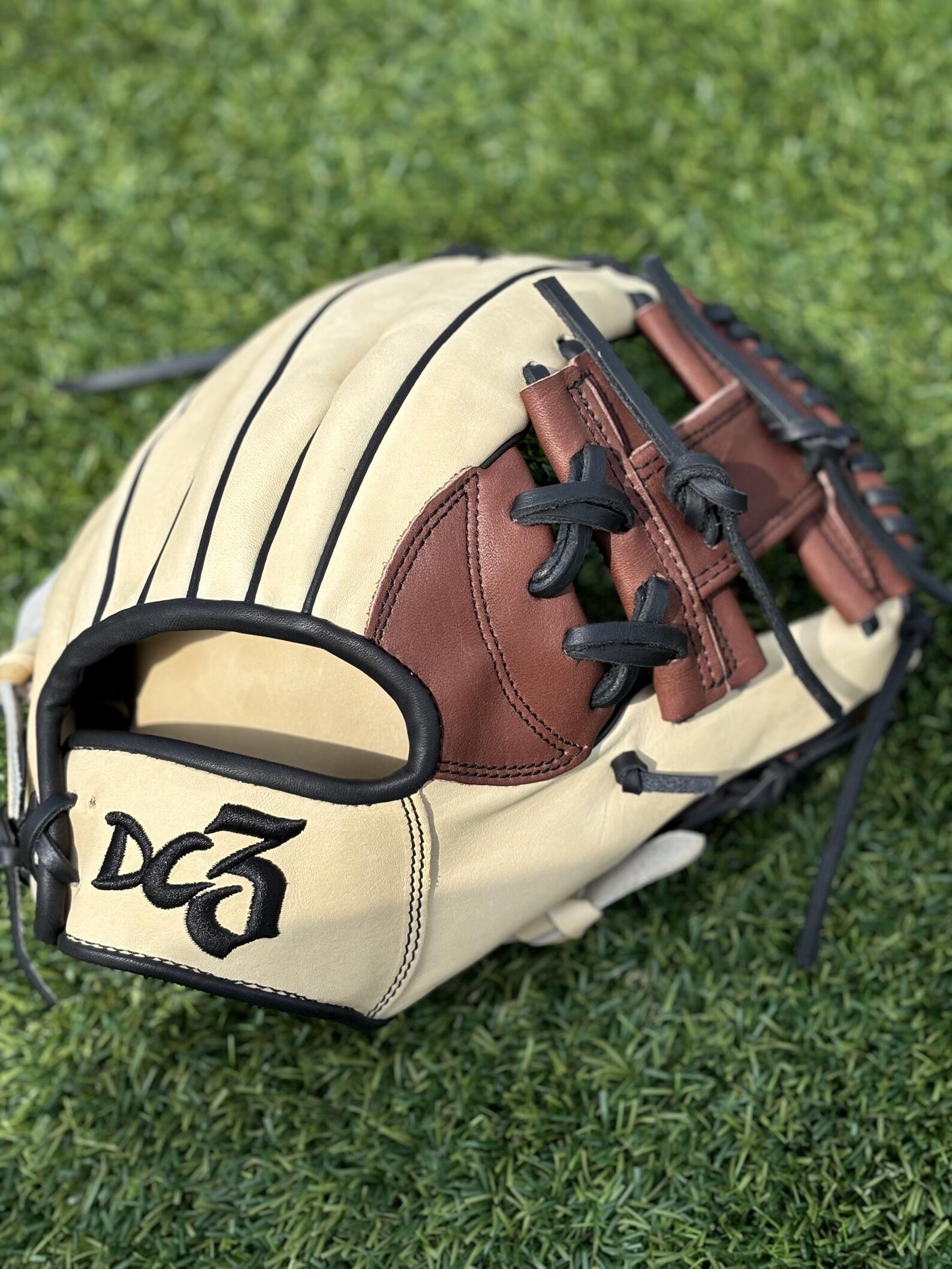 DC3 Customizable Baseball Glove - Etsy