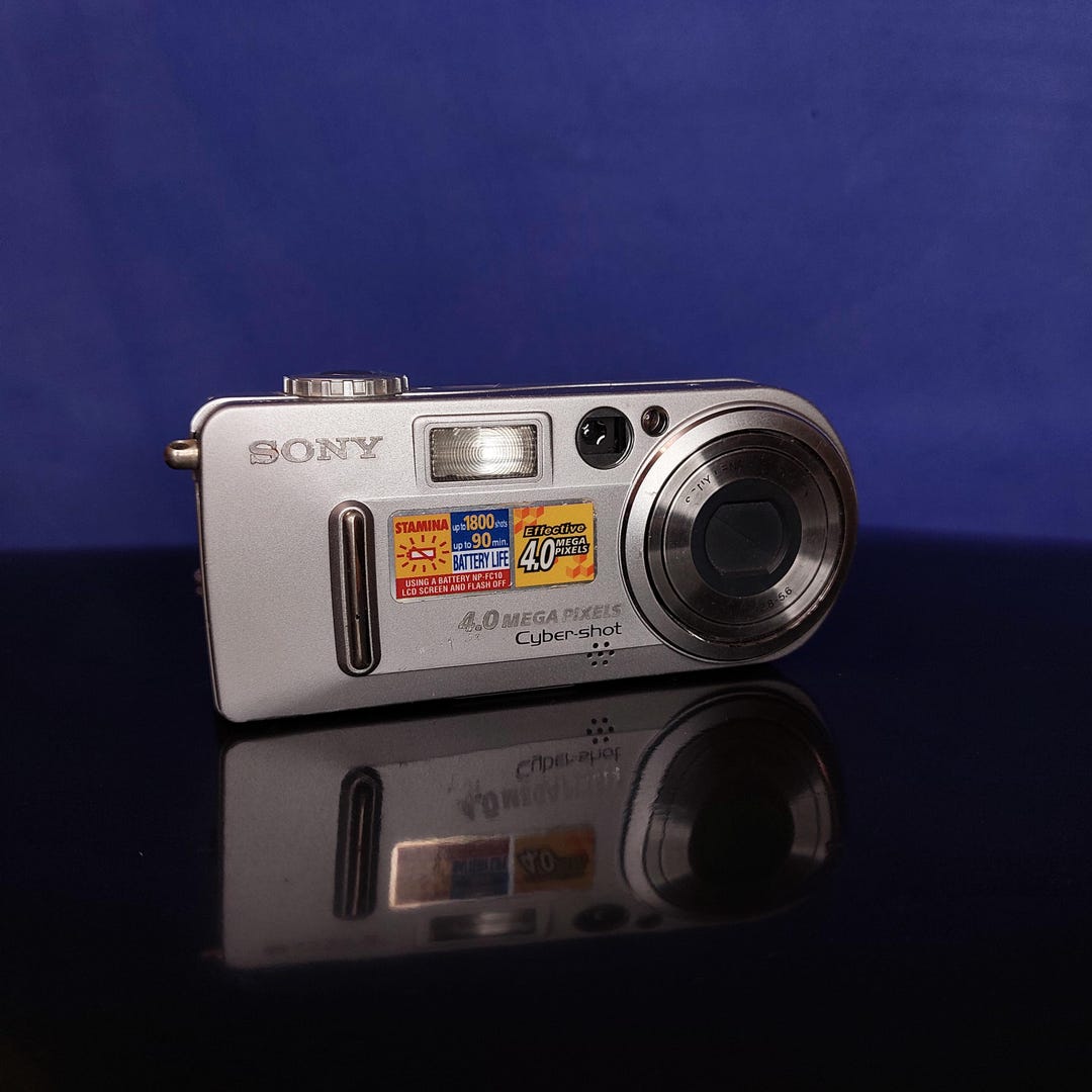 Sony Cybershot DSC-P9 Compact Digital Camera 4.0MP. Working Y2K Digital ...