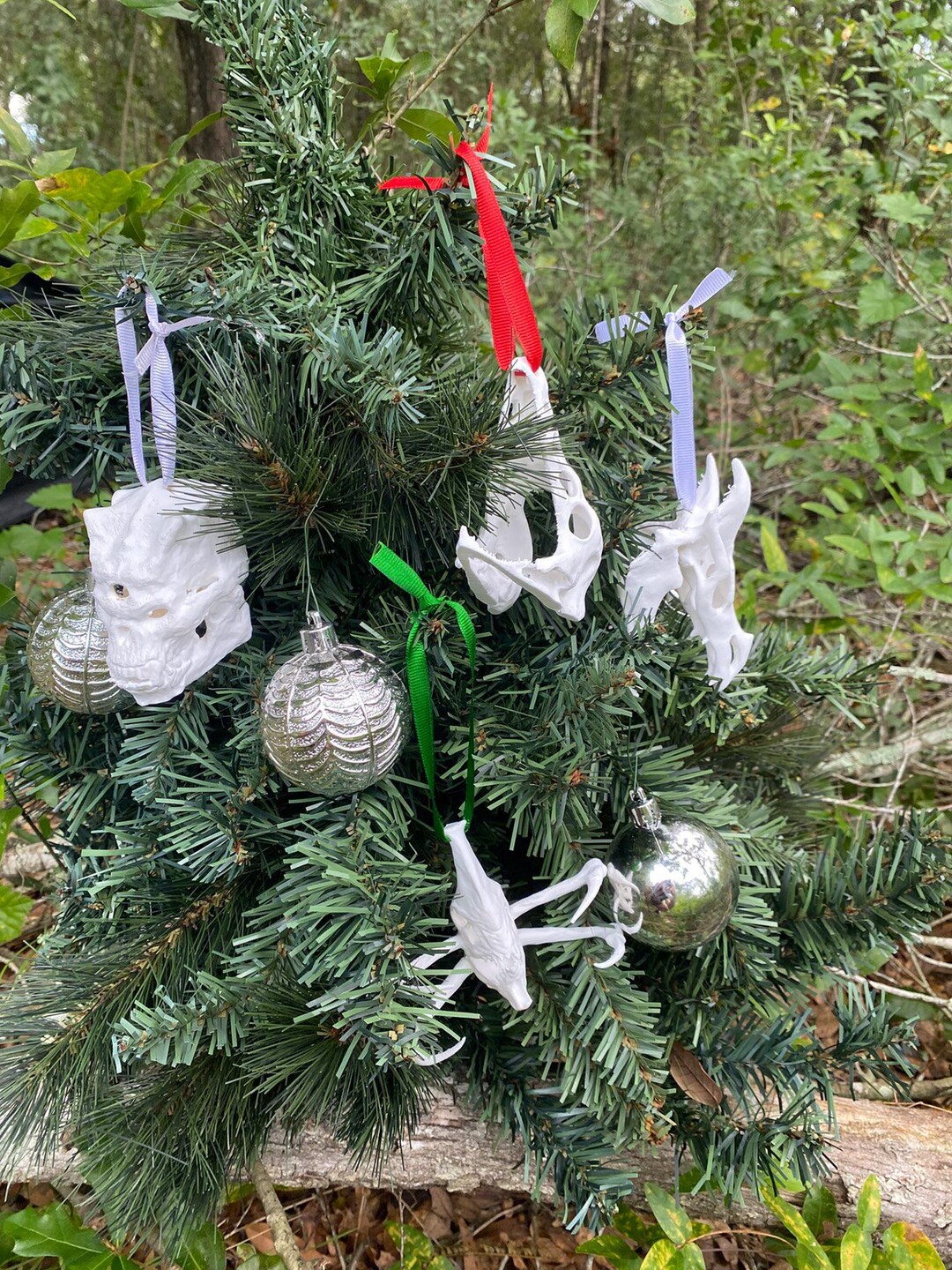 Skull Christmas Ornaments: Skyrim, Fallout, Subnautica, and Super ...