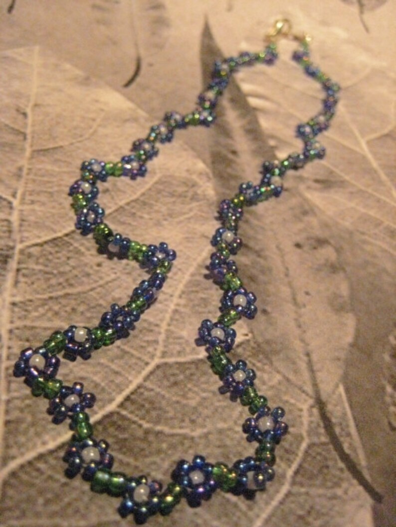 Daisy Chain Necklaces With Clasp - Etsy