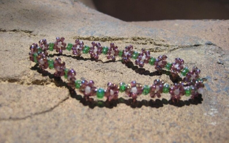 Elastic Daisy Chain Bracelets - Etsy