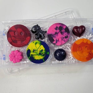Assorted Emotion Faces Coloring Crayons With Plastic Pencil Case ...