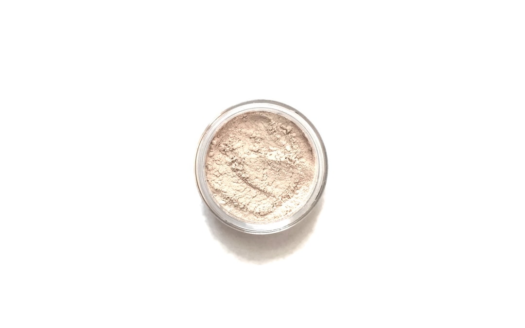 Vanilla - Vegan Mineral Eye Highlighter Eyeshadow | Pale Cream Matte ...