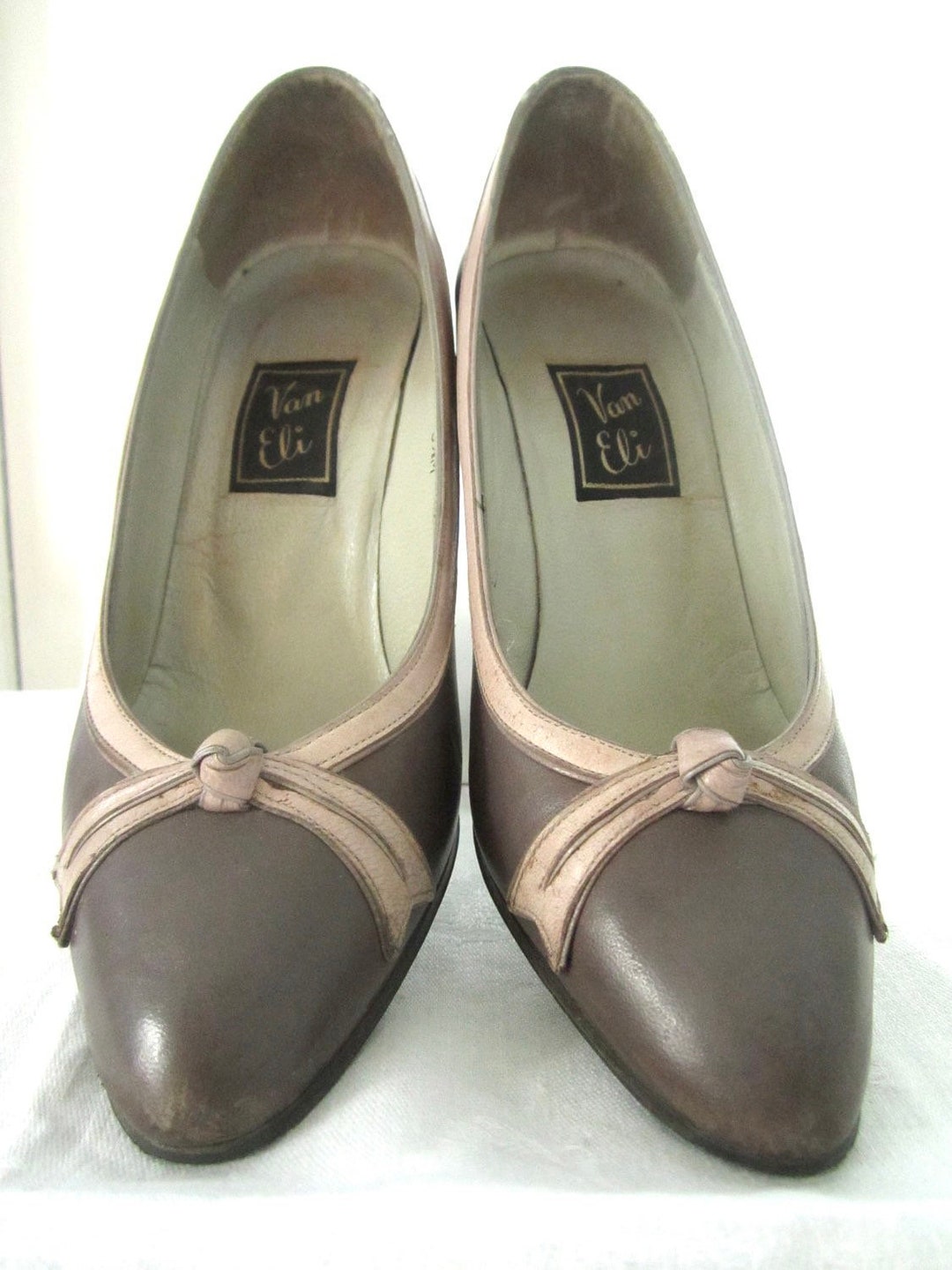 Size 5.5M NEIMAN MARCUS Van Eli Leather Pumps - Etsy