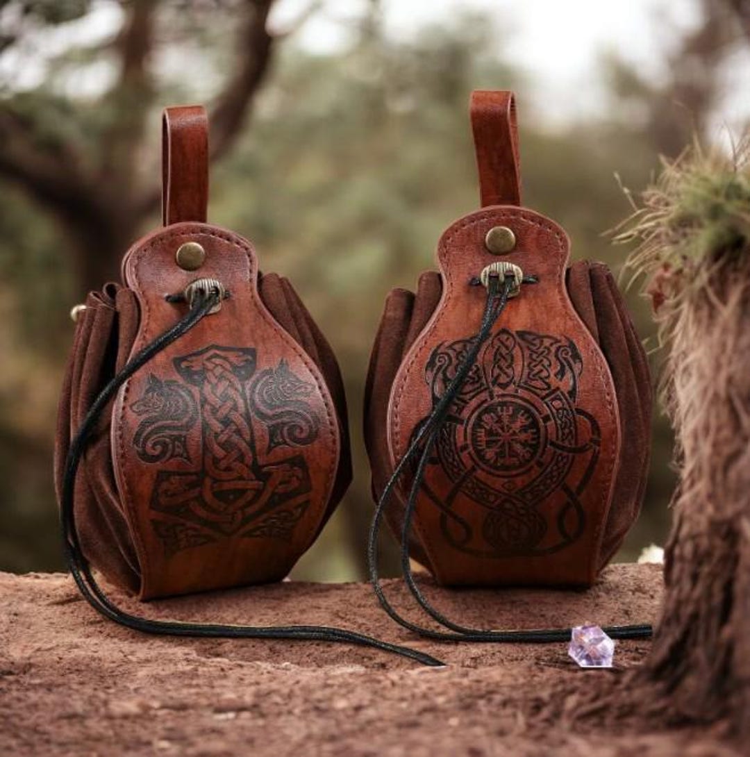 Personalised Leather Dnd Dice Belt Bag – Custom Dice Tray, Leather Dice ...