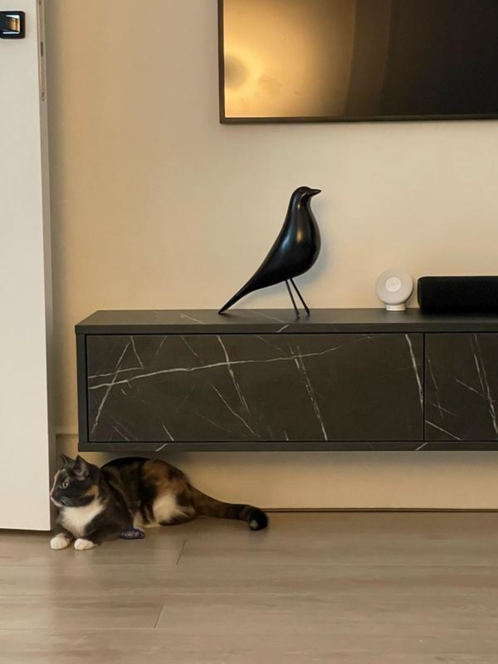 Modern Bird Figurine Bird House Decoration Sleek Bird Sculpture Unique ...