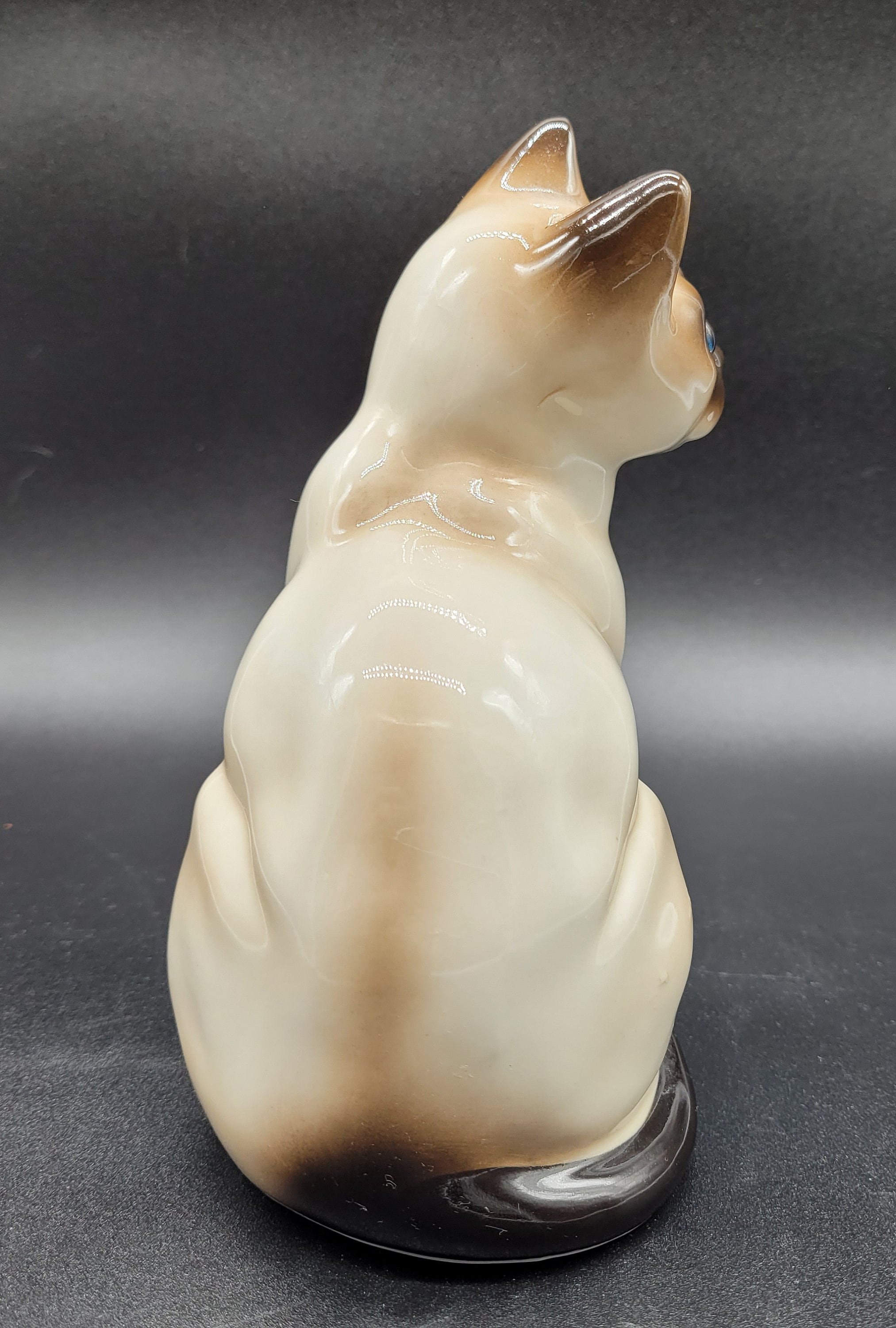 Vintage Enesco Cat Figurine Siamese Cat Sitting Pose Blue Glass Eyes 6. ...