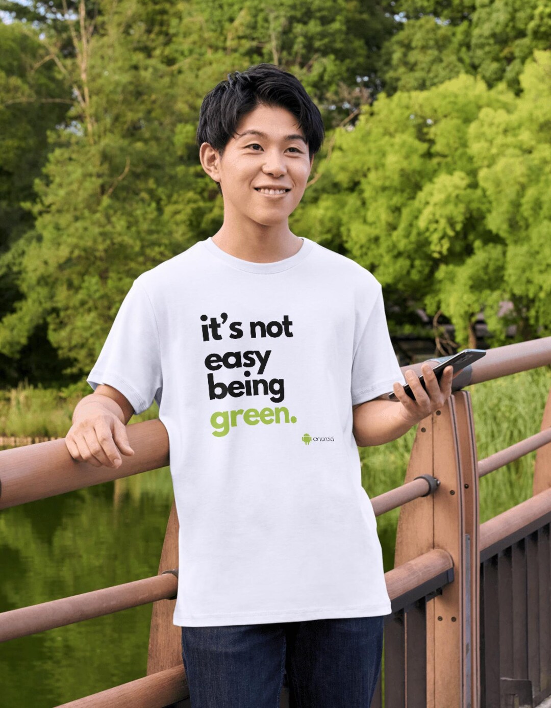 It's Not Easy Being Green - Android Vs. iPhone T-shirt, Funny Shirt ...