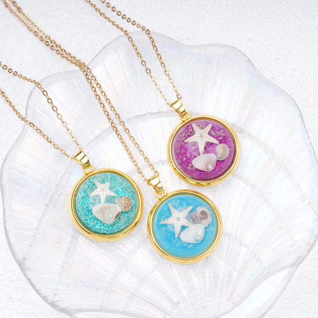 Resin Conch Shell Necklace, Glow in the Dark, Round Pendant With Gold ...