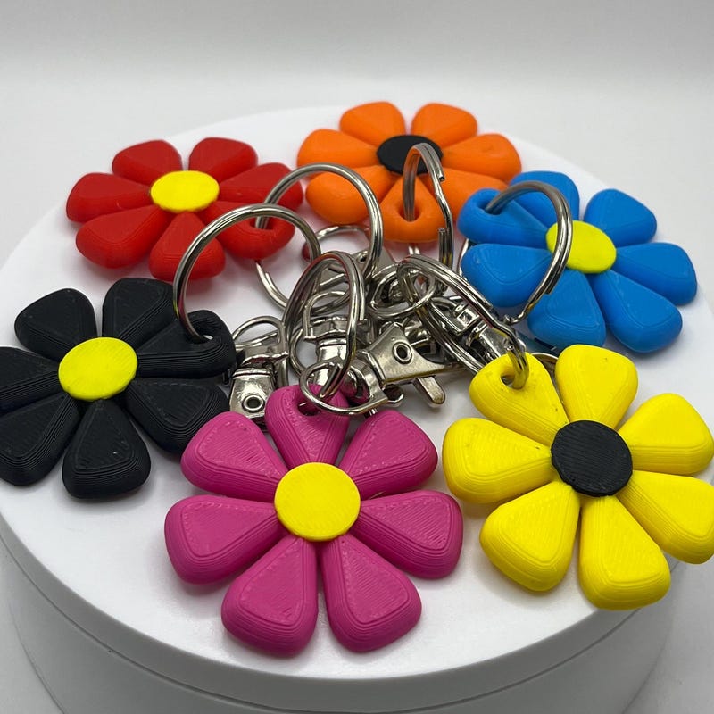 Daisy Keychain - Etsy