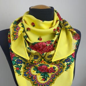 Portuguese Shawl, Viana's Tradicional Folklore Scarf Yellow (triangular ...