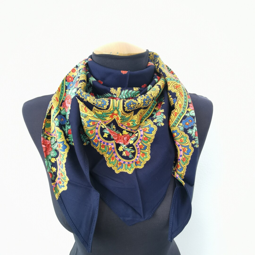 Navy Blue Triangle Shape Portuguese Lavradeira Shawl | Traditional ...