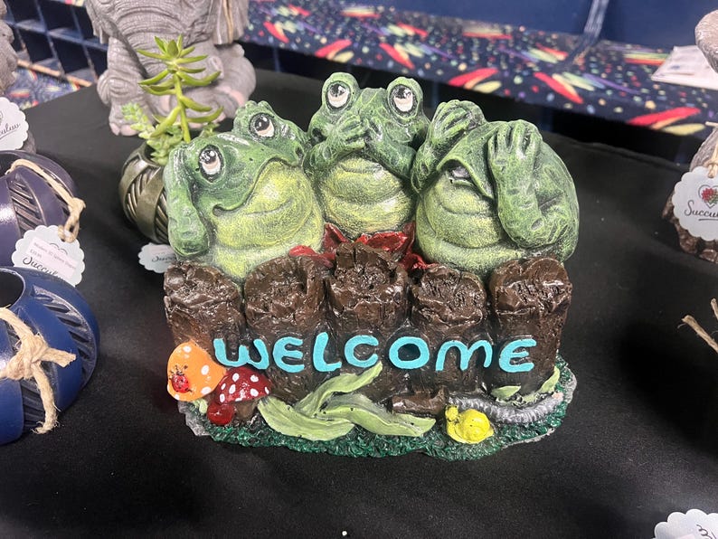 No Evil Trio Welcome Frogs Statue - Etsy