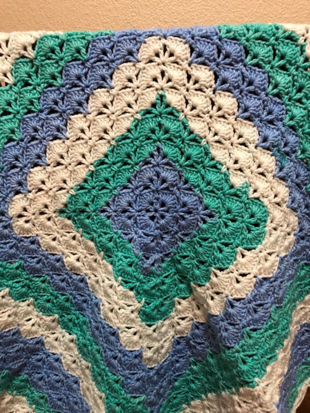 Beautiful Shells Crochet Baby Blanket 32"x32" - Etsy