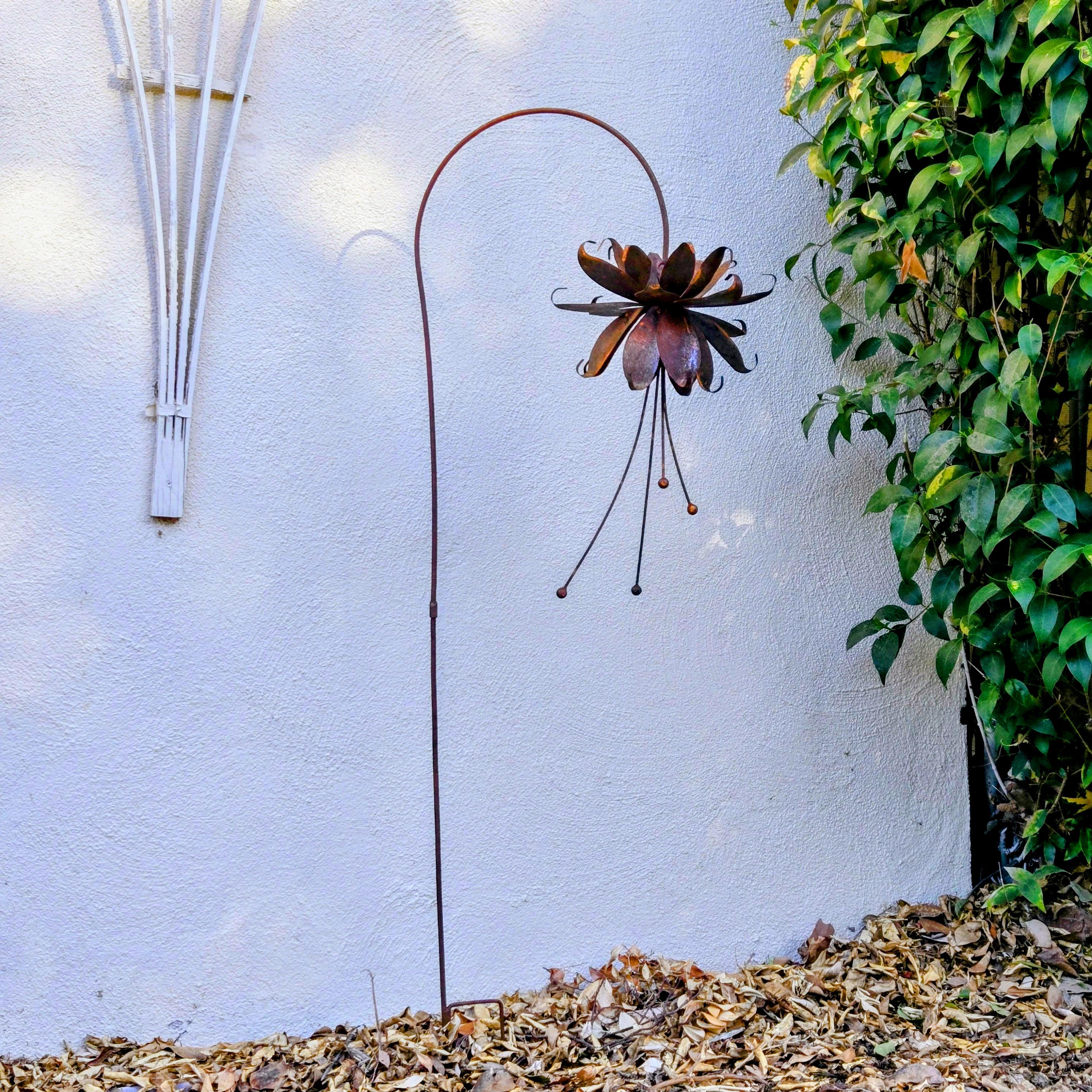 Rustic Metal Flower Stake, Garden Art Sculpture, Low-carbon Steel - Etsy