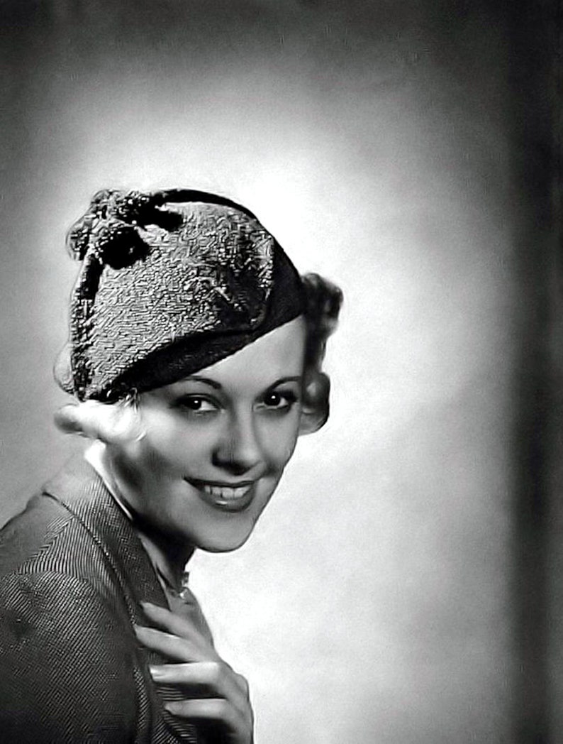 Vintage 1940s Crochet Hat Pattern: 'headliners in Knitted Chic ...
