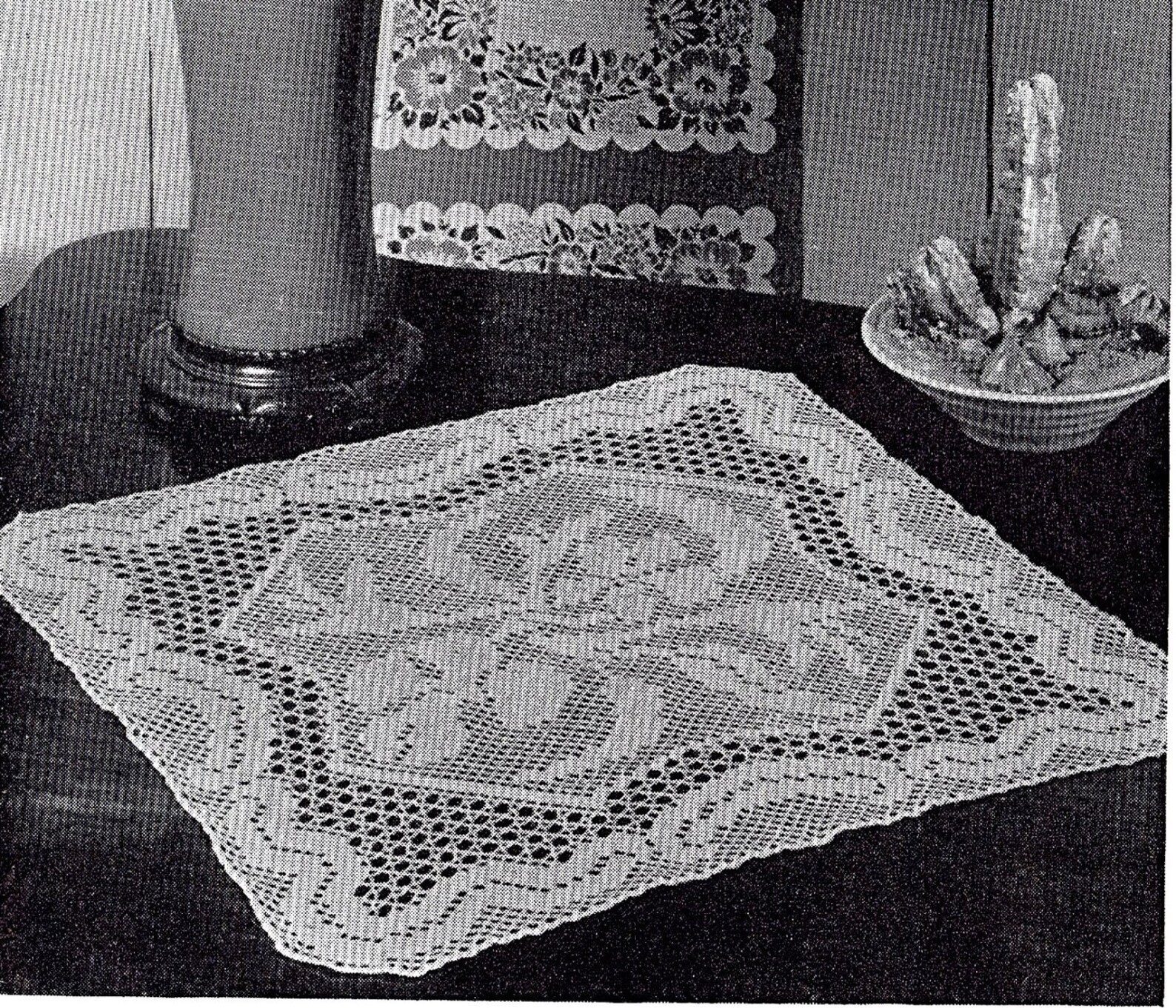Vintage Filet Crochet Patterns Mid Century Tablecloths Luncheon Sets ...