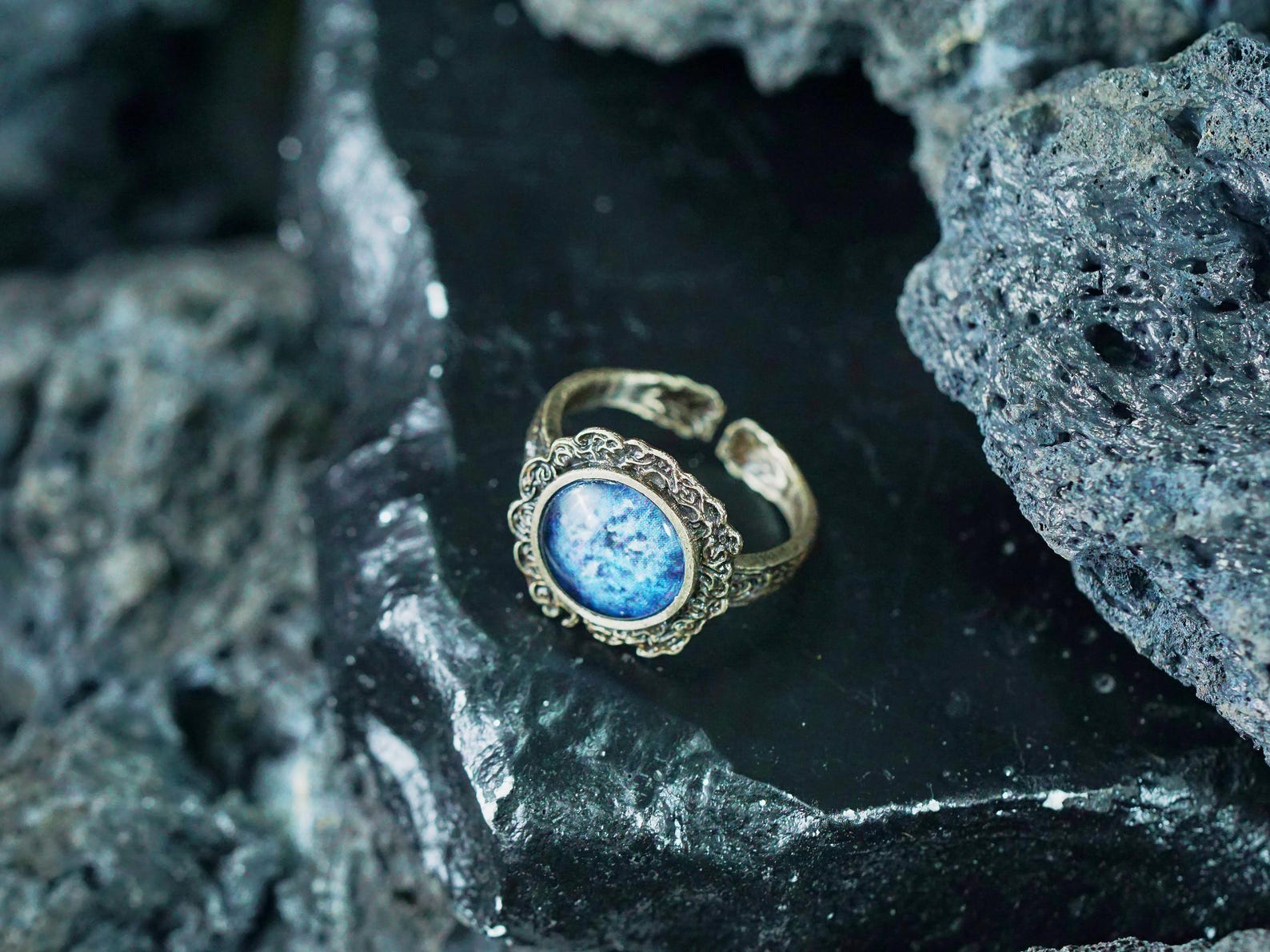EXCLUSIVE El.den Ring Dark Moon Ranni Ring - Glow-in-the-dark ...