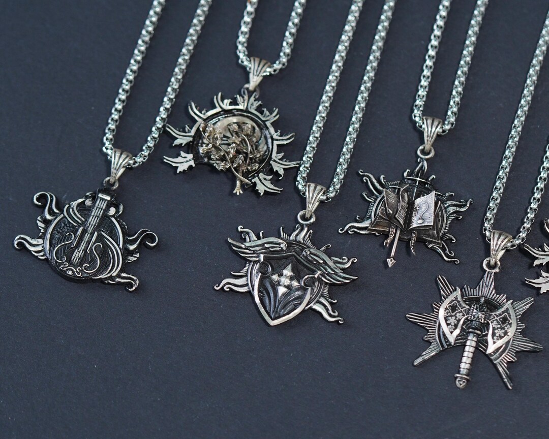 EXCLUSIVE Baldur's Gate 3 Bard & Fighter Badge Necklace, Handmade ...