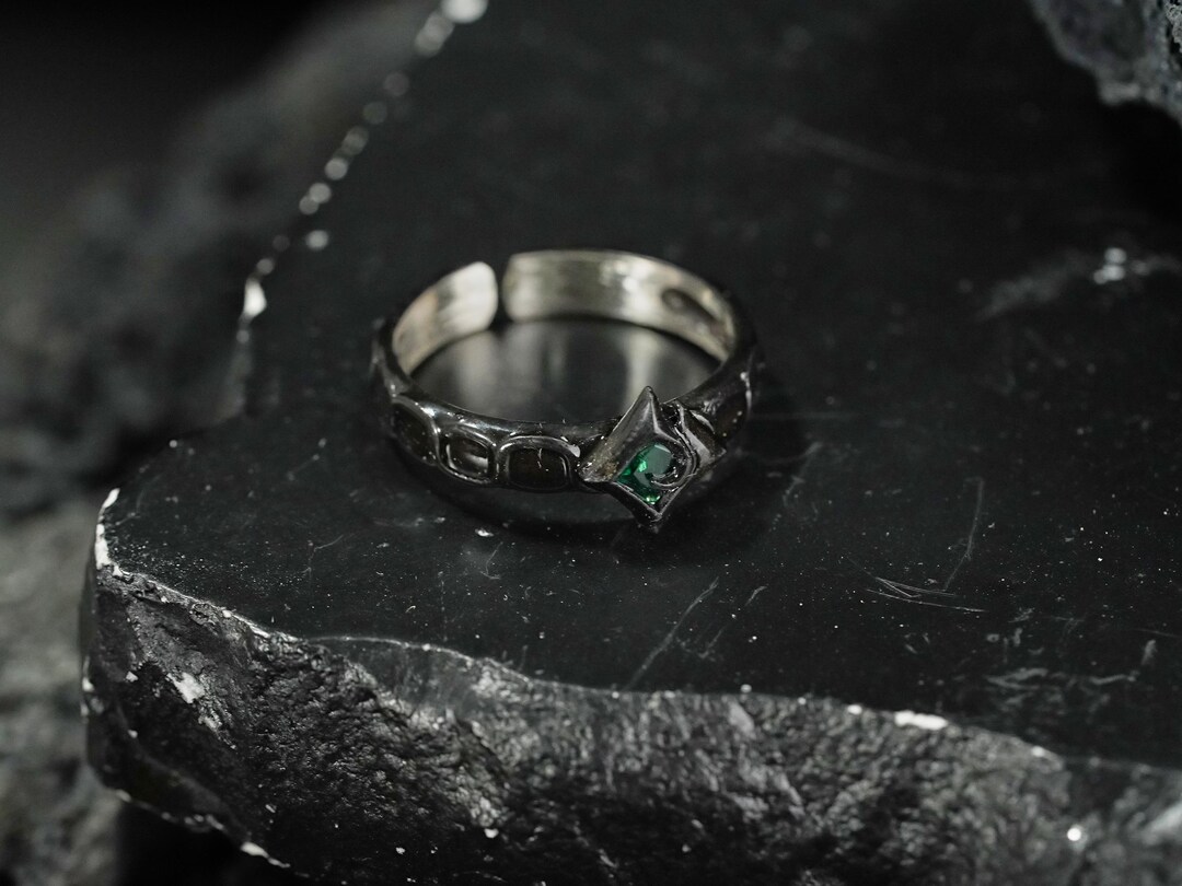 EXCLUSIVE Valorant Rotation Ring, Handmade Unisex Signet Jewelry in ...