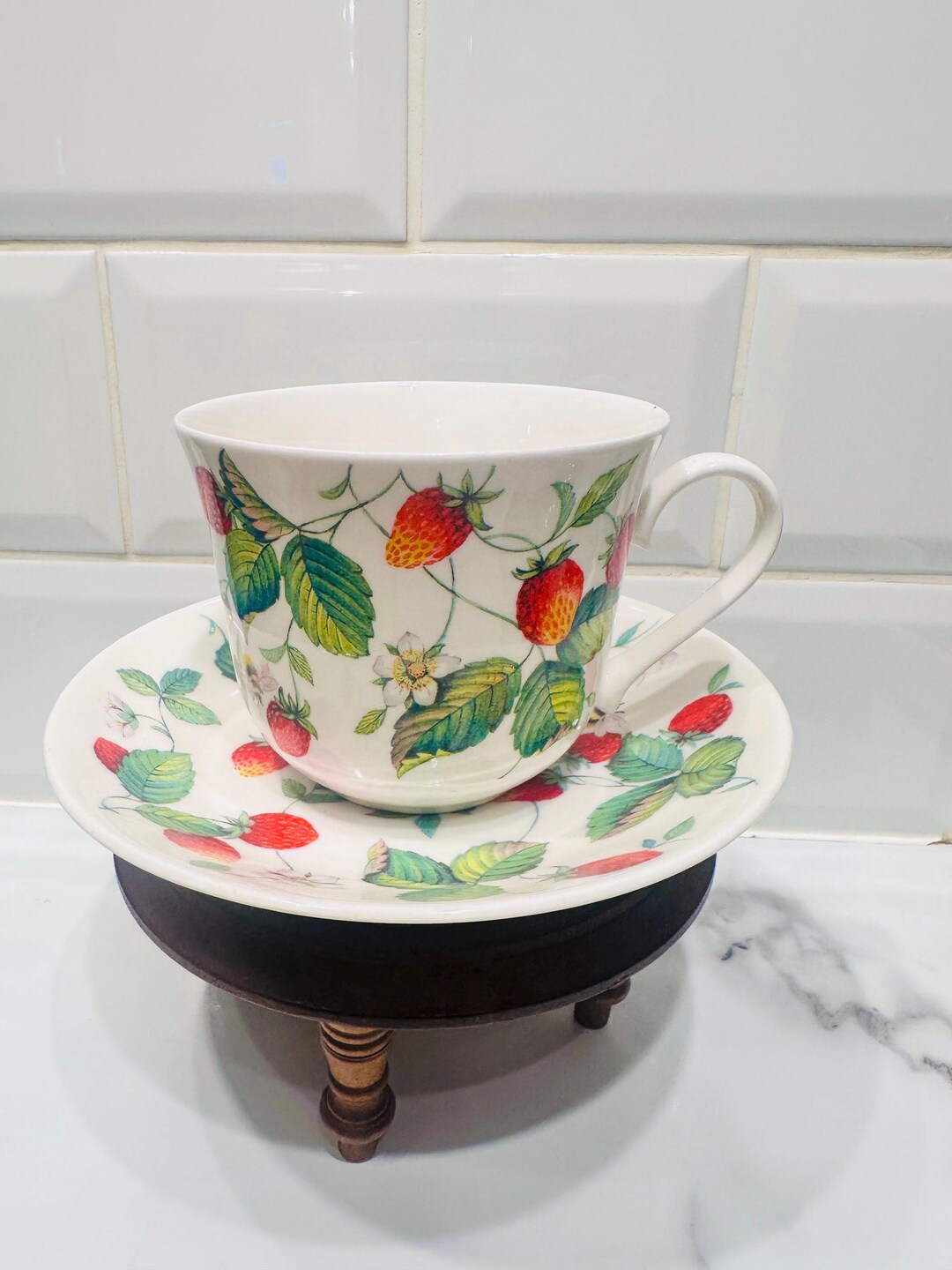 Alpine Strawberry Roy Kirkham Bone China Breakfast Cup/saucer Made in ...