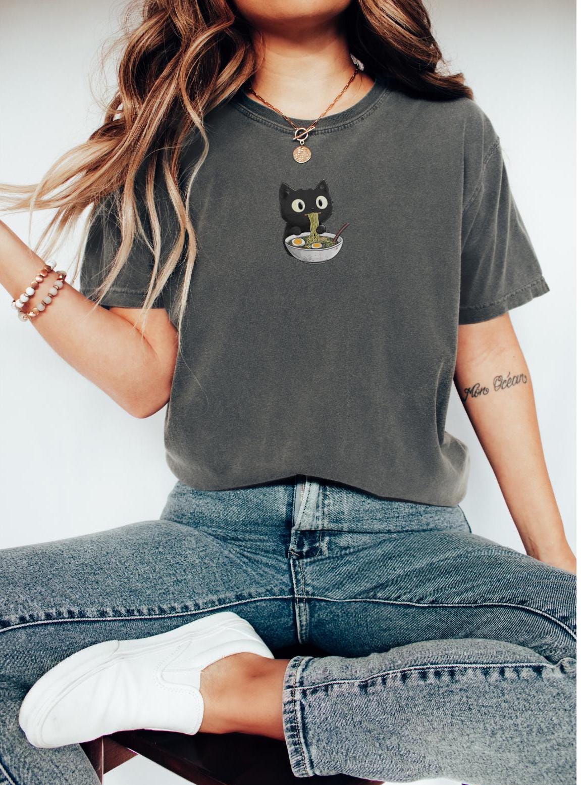 Cute Cat Eating Ramen T-shirt | Adorable Cat Lover Tee | Funny Foodie ...