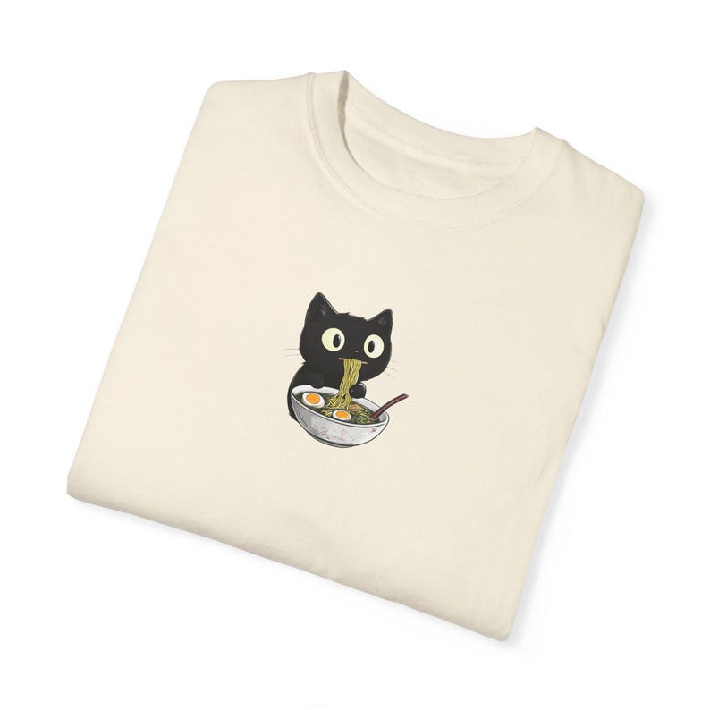 Cute Cat Eating Ramen T-shirt | Adorable Cat Lover Tee | Funny Foodie ...