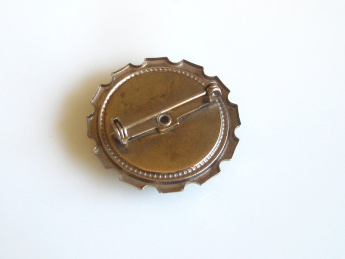 Vintage Courting Couple Lovers Pin Brooch Etsy