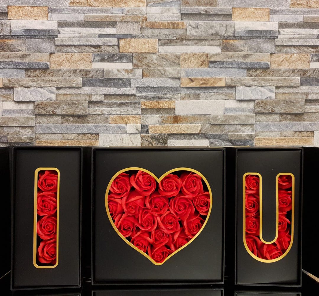 I Love You Gift Box Roses & Chocolate - Birthday, Anniversary ...