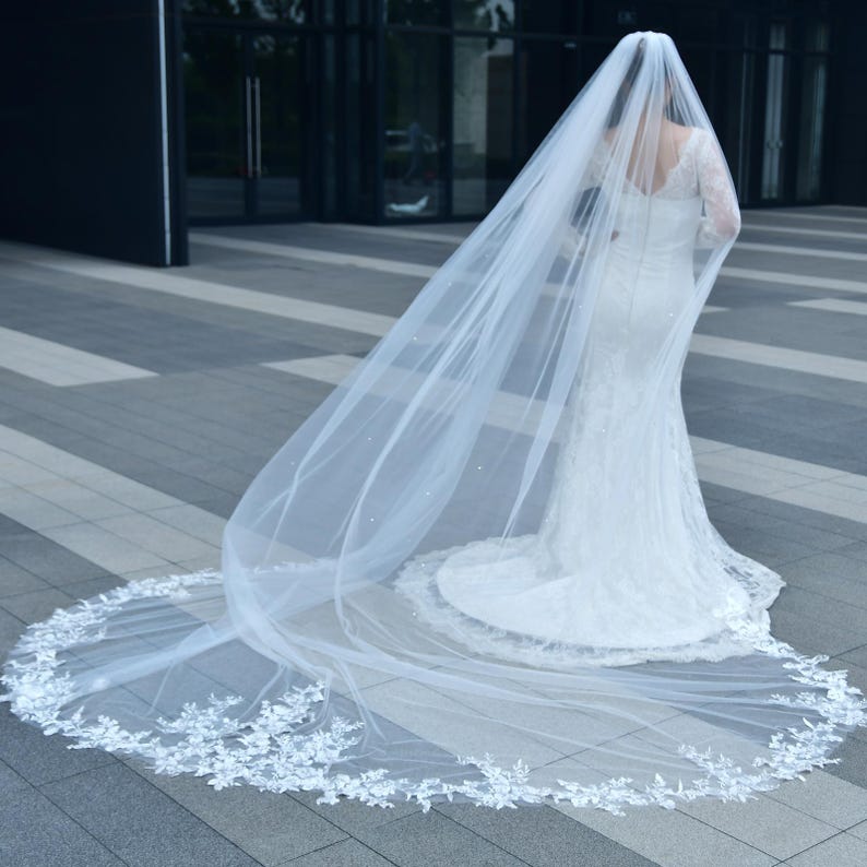Floral Lace Bridal Cathedral Veil, off White (120 or 198 Inches) - Etsy