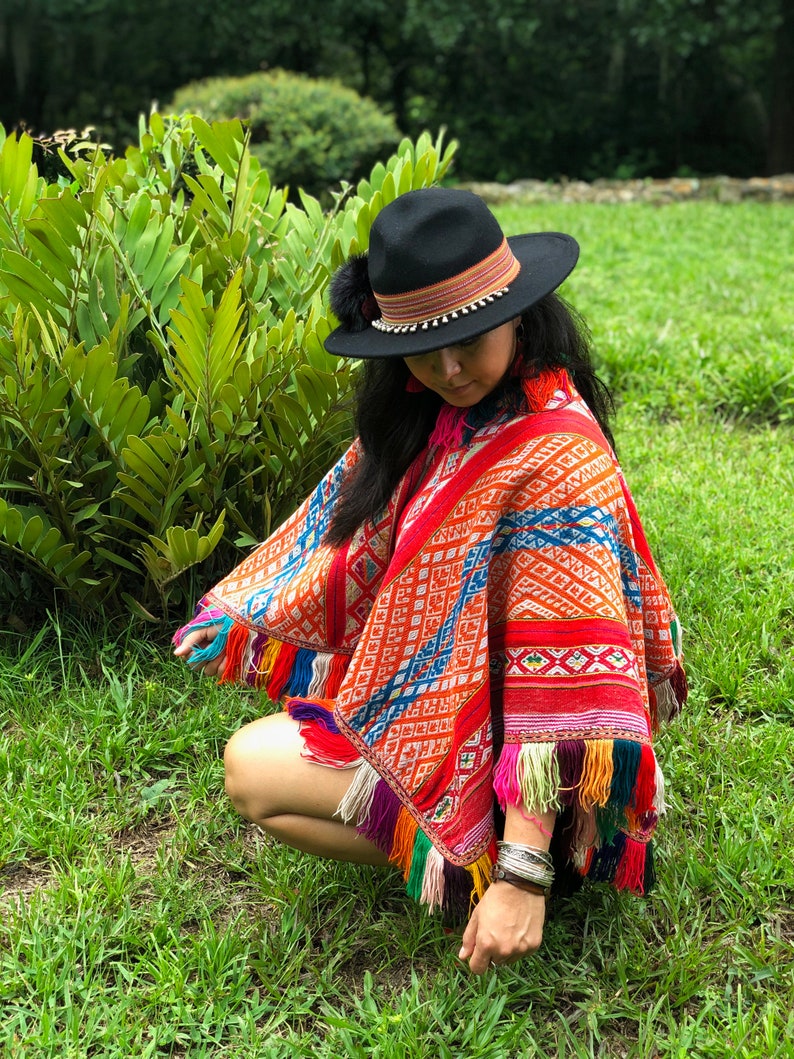 Color En La Calle: Authentic Vintage Peruvian Poncho - Etsy