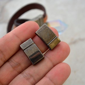 Gunmetal Small Curved Magnetic Clasp, 12x20mm, 1 Pc / 10mm Leather ...