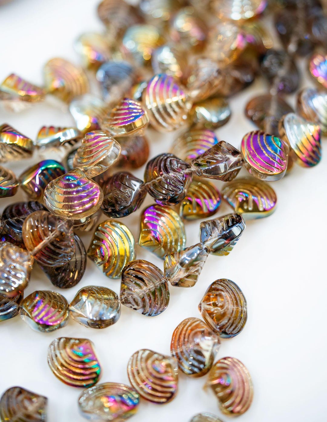 Aurora Borealis Purple Electroplated Glass Clam Shell Beads, Strand of ...
