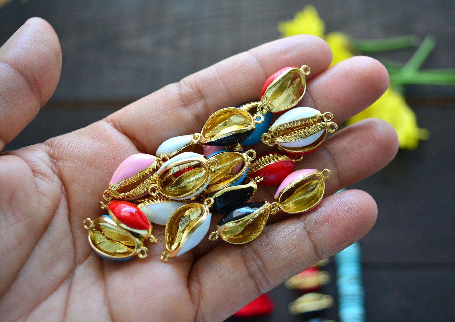 Enamel Cowrie: Gold Plated Enamel Cowry Shells Links Pukka - Etsy